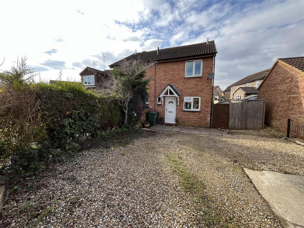 Monks Way, Chippenham SN15 3 bed end of terrace house for sale - £245,000