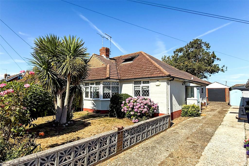 Manning Road, Wick, Littlehampton... 2 bed bungalow - £310,000