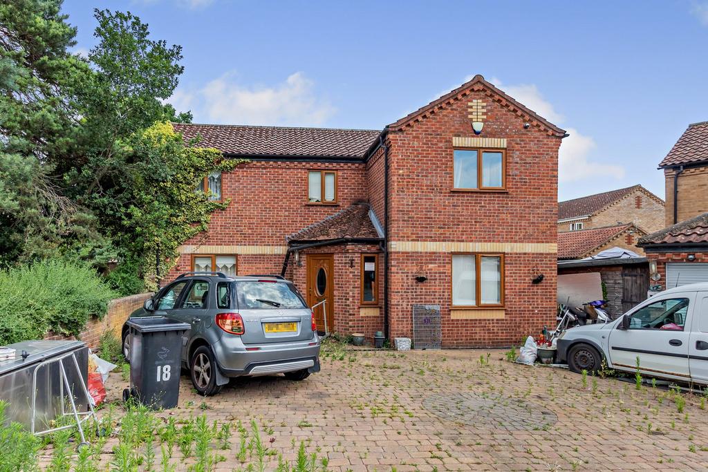Mallow Road, Thetford, IP24 4 bed detached house - £328,000