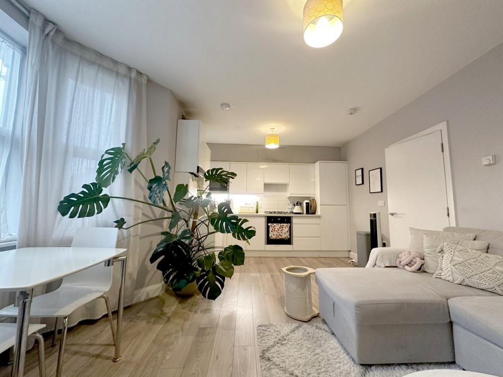 Chapter Road, Willesden Green 1 bed flat to rent - £1,603 pcm (£370 pw)