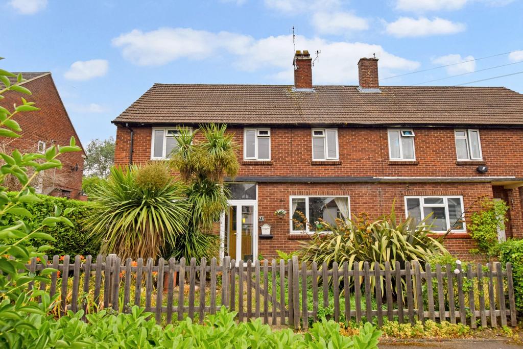 Huntercombe Lane North, Burnham... 2 bed maisonette for sale - £270,000