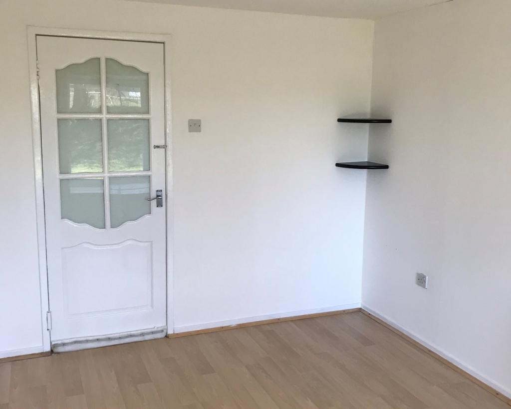 Clyde House, The Furlongs, Hamilton, ML3 1 bed flat - £550 pcm (£127 pw)