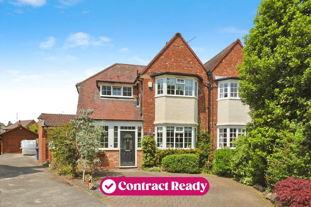 The Octagon, Willerby, Hull, HU10 6BL 3 bed semi-detached house - £360,000