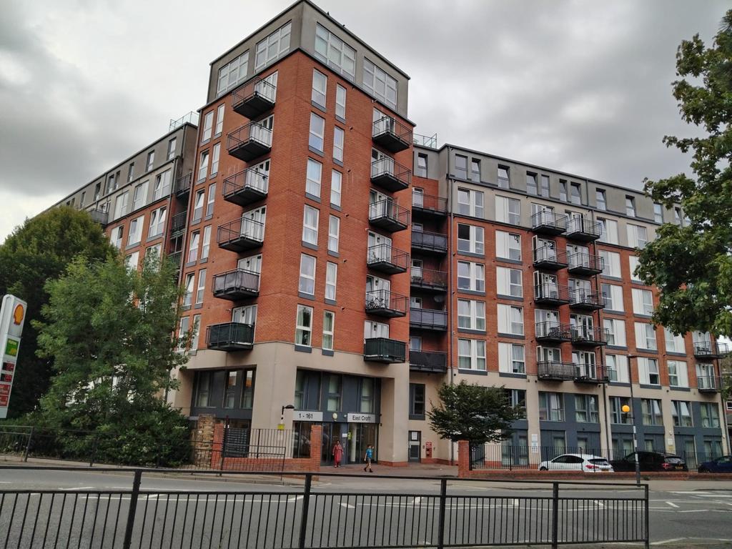 86 Northolt Road, HA2 2 bed flat to rent - £1,900 pcm (£438 pw)