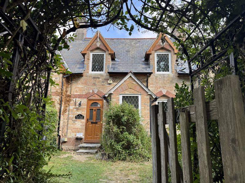 Arne Road, Arne, Wareham 3 bed cottage to rent - £1,450 pcm (£335 pw)