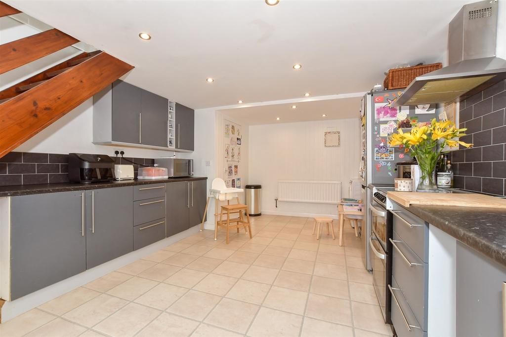 Manor Road, Maxton, Dover, Kent 2 bed terraced house - £160,000