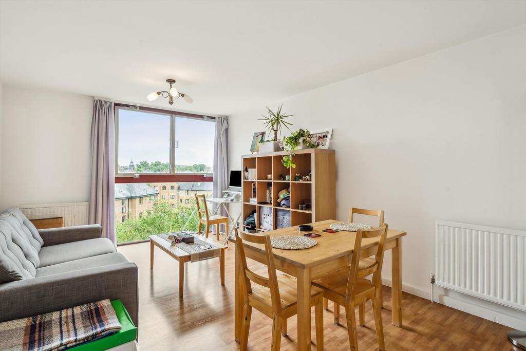 Spice Court, Asher Way, London, E1W 1 bed flat - £1,950 pcm (£450 pw)