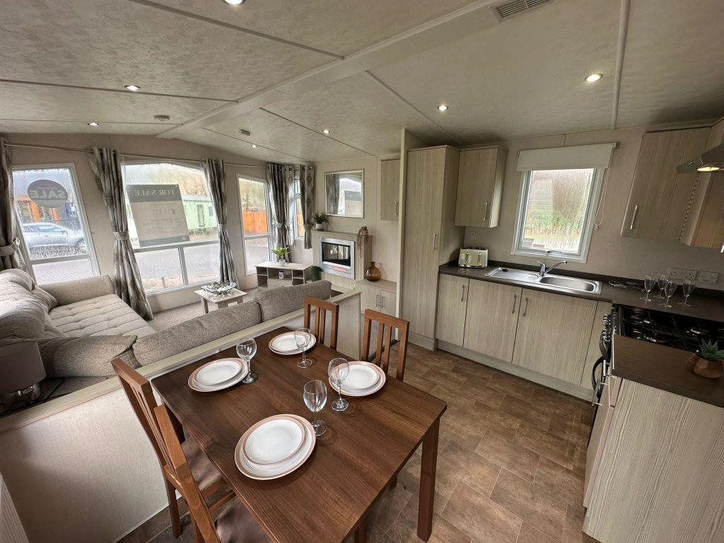 Hunters Quay Holiday Village 2 bed park home - £36,500