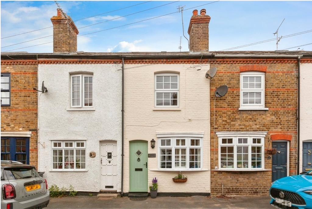 Rays Avenue, Windsor 2 bed terraced house - £475,000