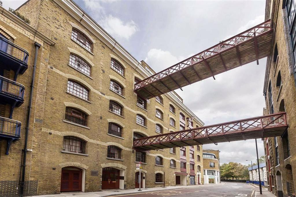Wapping High Street, London E1W 1 bed flat to rent - £2,097 pcm (£484 pw)