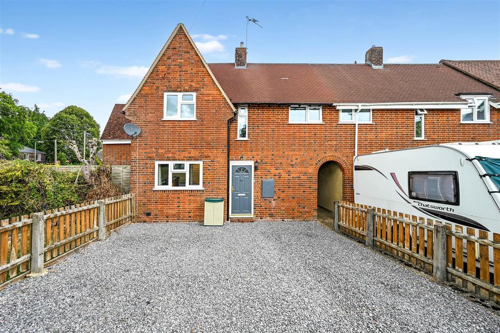 The Drove, Andover 3 bed terraced house - £275,000