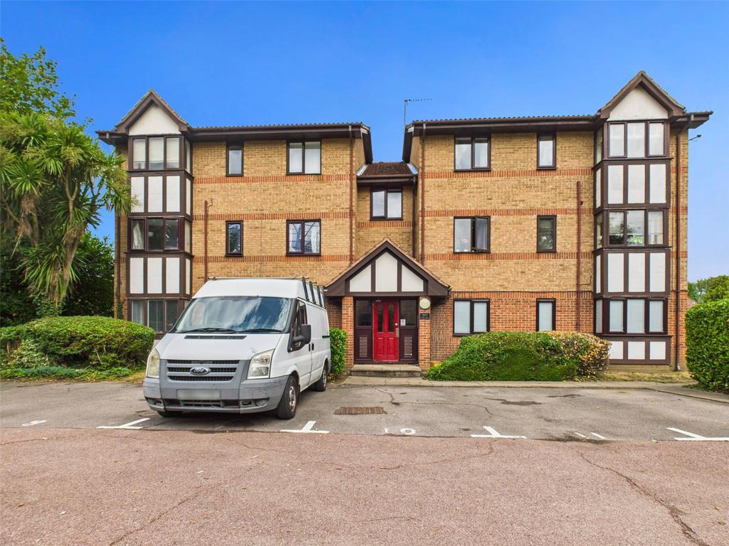 Varsity Drive, Middlesex 2 bed apartment to rent - £1,700 pcm (£392 pw)