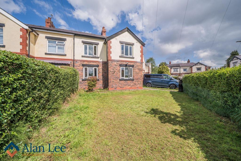 Moss Square, Macclesfield, SK11 7ST 3 bed semi-detached house for sale ...