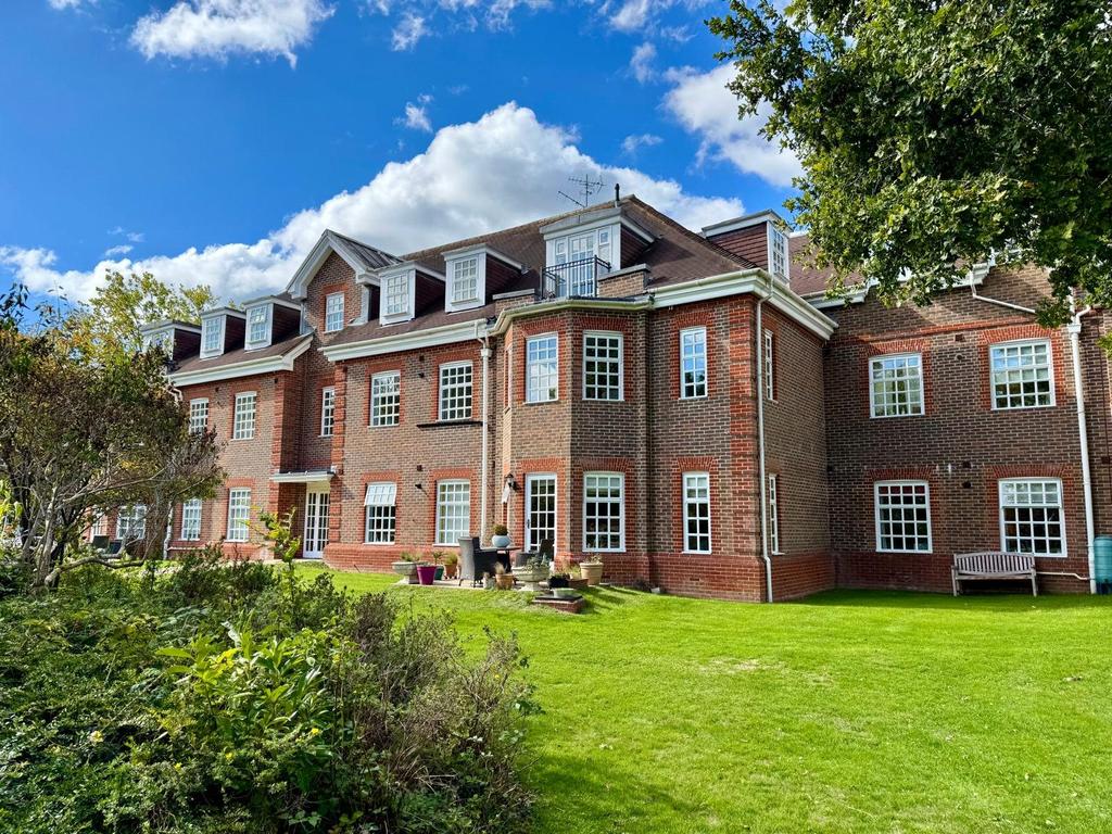 Ravens Court, Castle Village... 2 bed retirement property for sale - £ ...