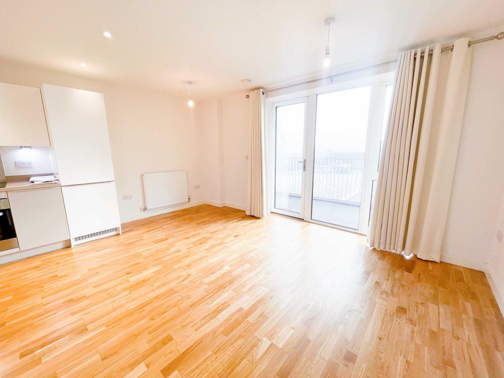 Windsor Road, Slough SL1 1 bed flat - £1,300 pcm (£300 pw)