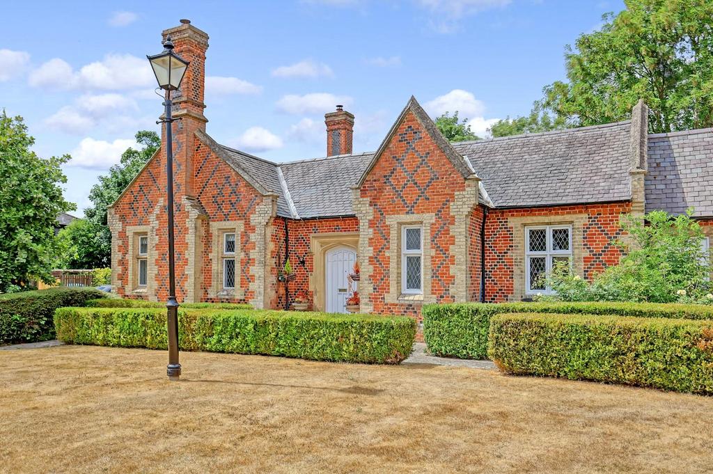 Grey Lady Place, Billericay 2 bed semi-detached bungalow for sale - £ ...