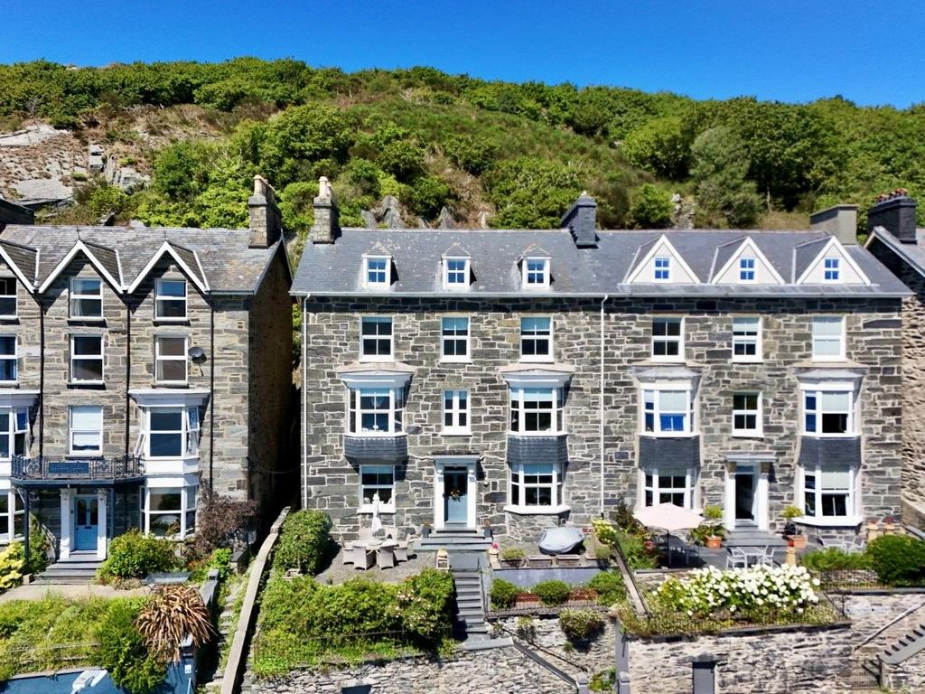5 Porkington Terrace, Barmouth, LL42 1LX 12 bed semi-detached house for ...