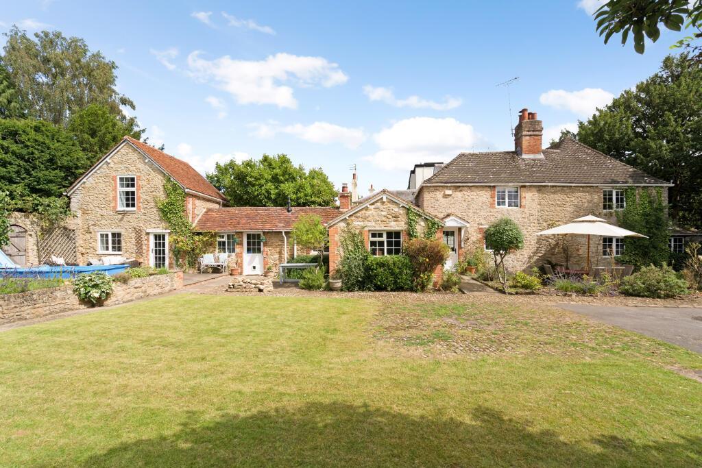 Oakley Park, Frilford Heath 4 bed detached house - £3,350 pcm (£773 pw)
