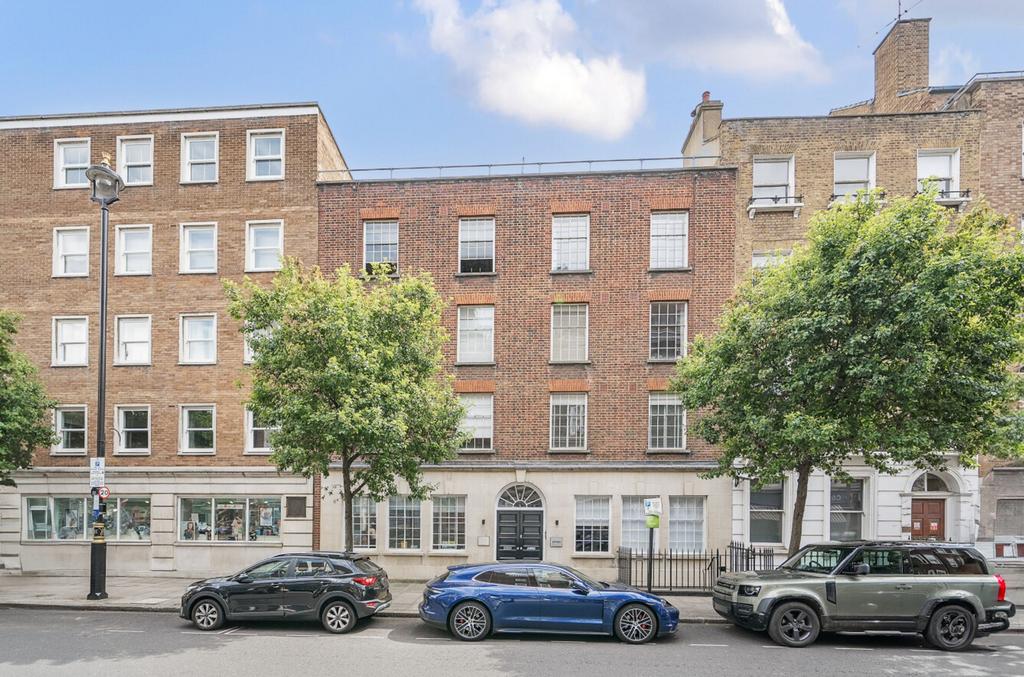 Devonshire Street, London W1G 2 bed apartment - £3,500 pcm (£808 pw)