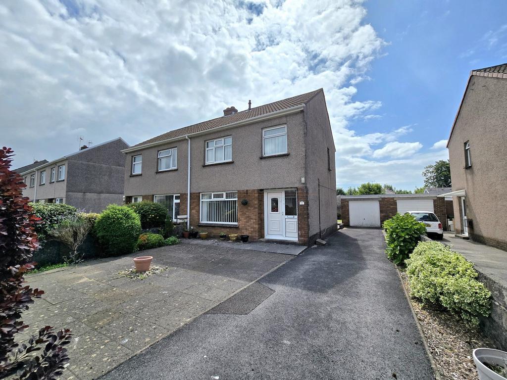Greenwood Close, Litchard, Bridgend.... 3 bed semi-detached house for ...