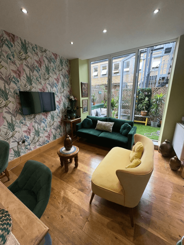 Neal Street, London, WC2H 2 bed apartment to rent - £7,000 pcm (£1,615 pw)