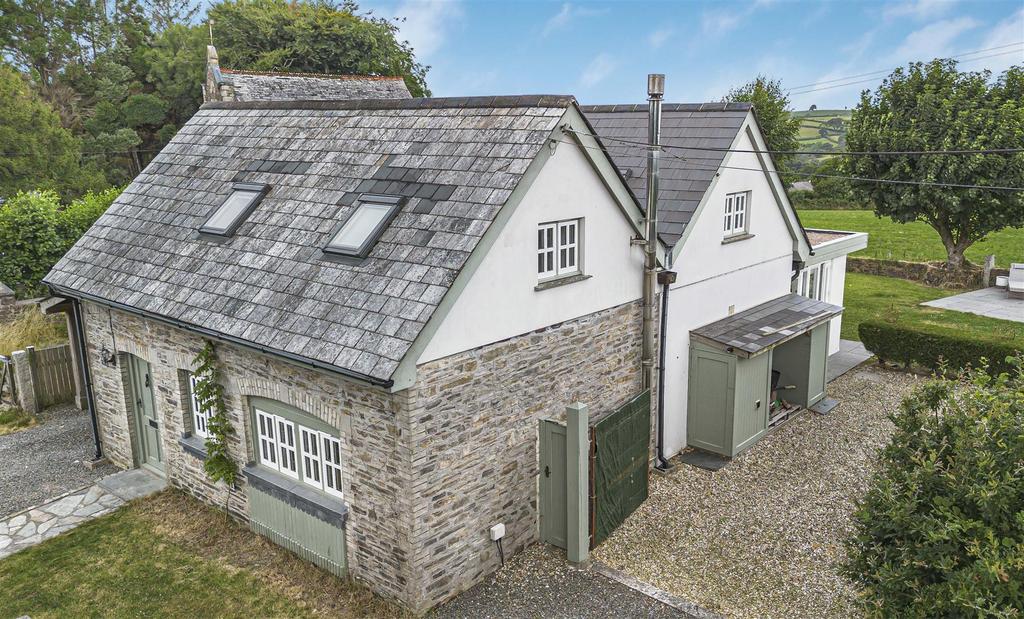Tregeare, Launceston 3 bed detached house to rent - £1,650 pcm (£381 pw)