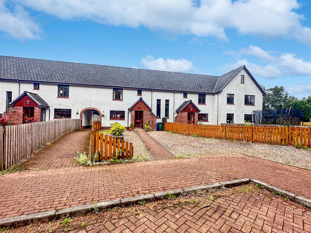 Roy Bridge, Inverness-shire PH31 3 bed terraced house for sale - £190,000