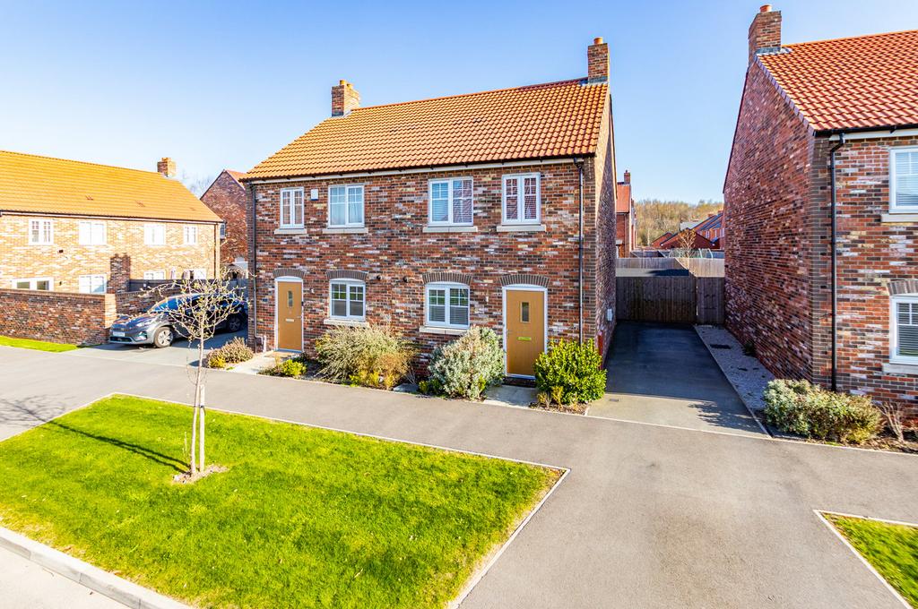 Dunnock Road, Partington, Manchester... 2 bed semi-detached house - £ ...