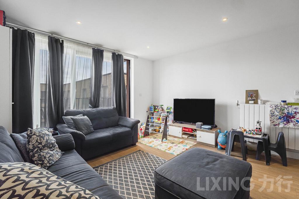 Whiting Way, Surrey Quays, SE16 7EG 3 bed apartment - £3,250 pcm (£750 pw)