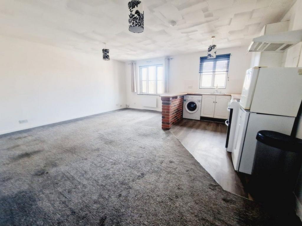 London Road, Grays, Essex, RM17 5YD, UK 1 bed flat to rent - £1,250 pcm ...