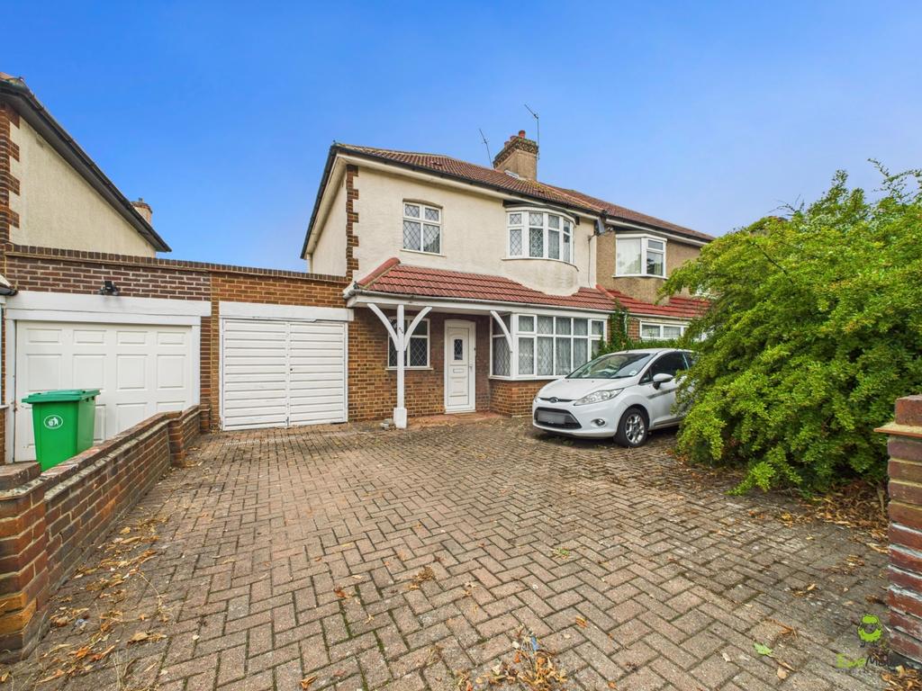 Woolwich Road, London, SE2 3 bed semi-detached house for sale - £475,000