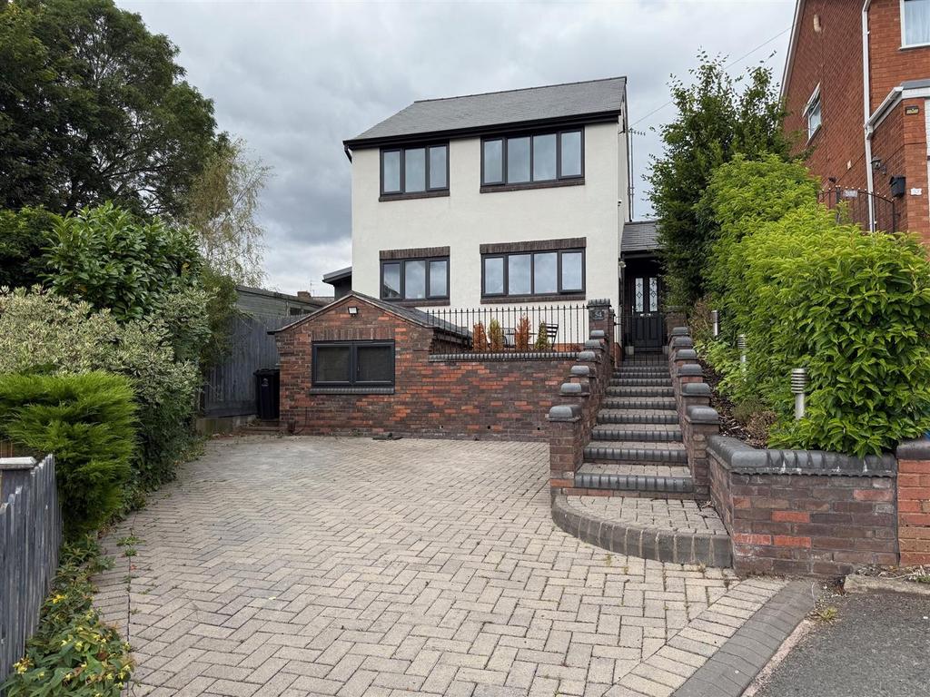 Cherry Street, Stourbridge, DY8 3YQ 4 bed detached house - £430,000