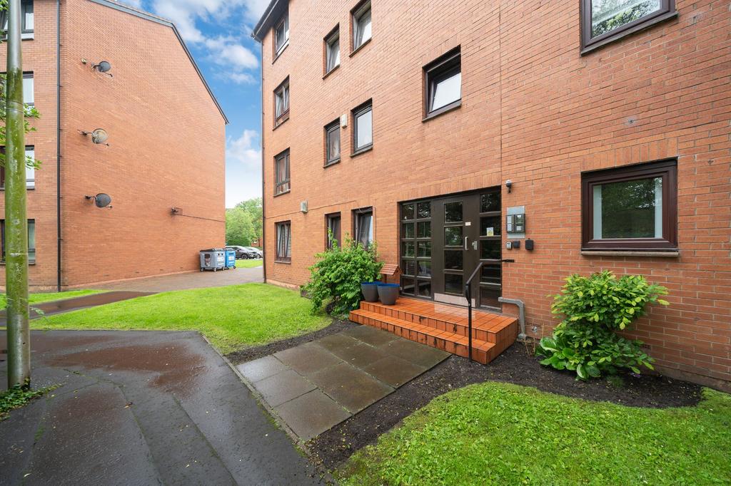 Burnhill Quadrant, Rutherglen, G73 1 bed flat for sale - £87,000