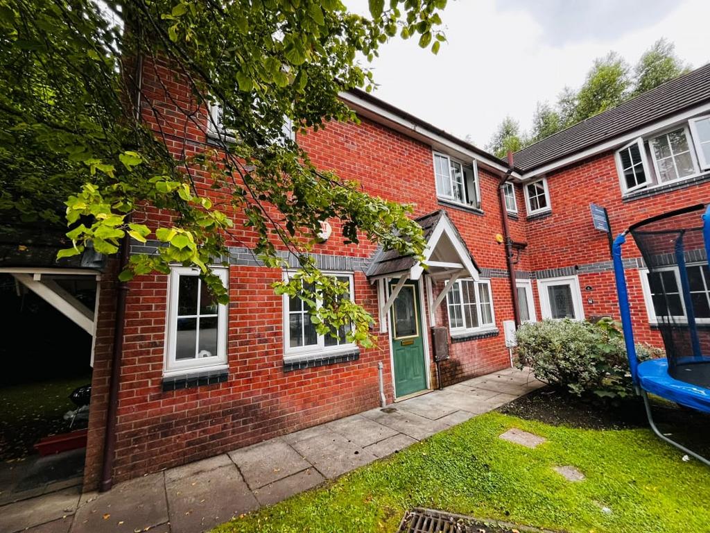 Bankwood Drive, Manchester, M9 2 bed maisonette to rent - £1,200 pcm (£ ...