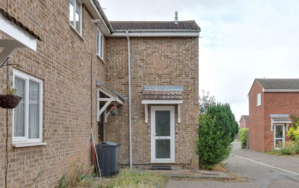 Longfield, Witham CM8 2 bed terraced house for sale - £240,000