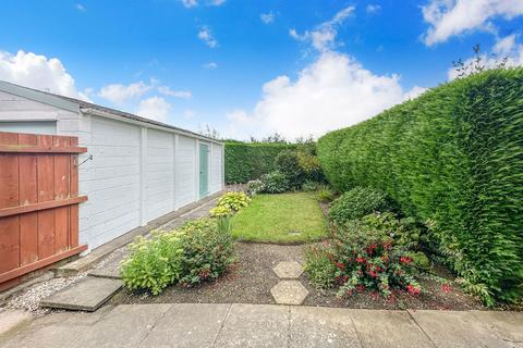 Houses for sale in HU6 | OnTheMarket