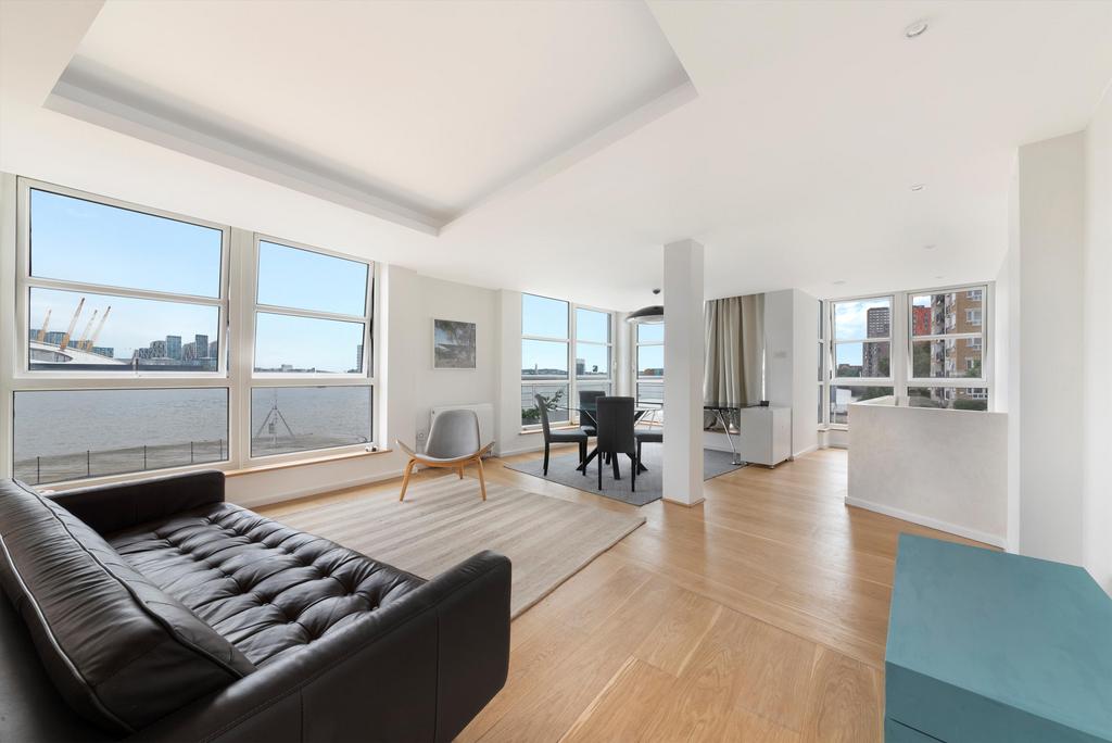Pierhead Lock, Manchester Road... 2 bed flat - £2,999 pcm (£692 pw)