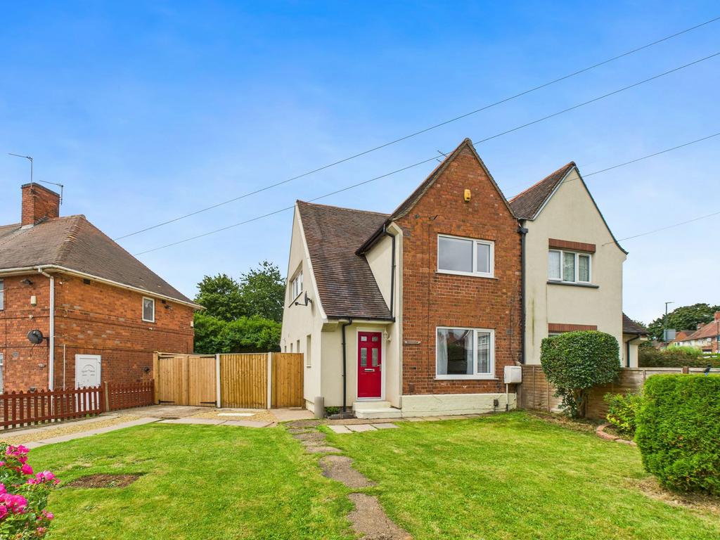Minver Crescent, Nottingham 3 bed semi-detached house - £190,000