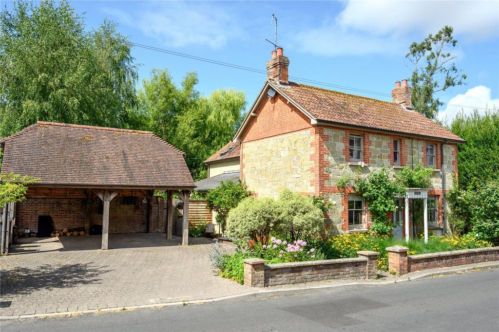 High Street, Fovant, Salisbury... 4 bed detached house for sale - £735,000