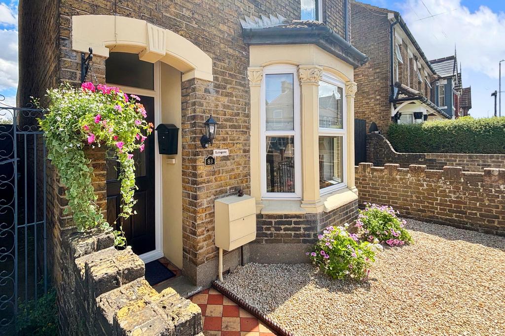 Park Road, Sittingbourne ME10 4 bed detached house - £425,000