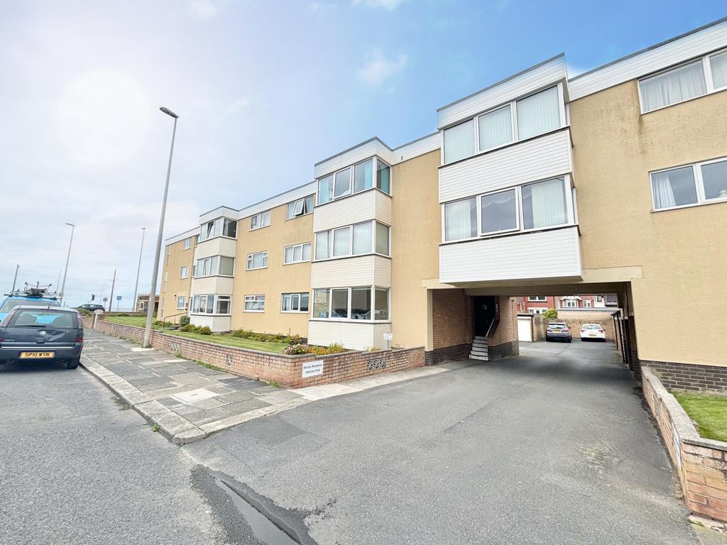 Shore Point, Cleveleys FY5 2 bed apartment for sale - £140,000