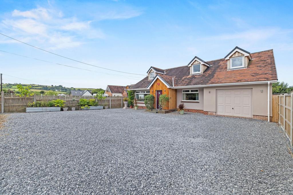 Swansea SA4 4 bed detached house - £600,000