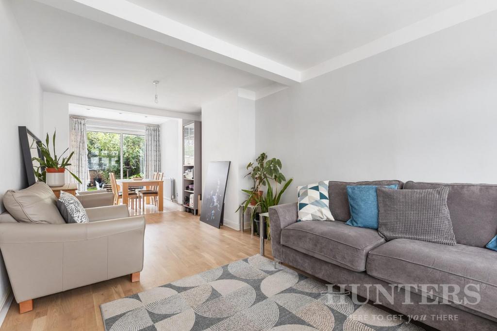Tynemouth Drive, Enfield 3 bed house to rent - £2,000 pcm (£462 pw)