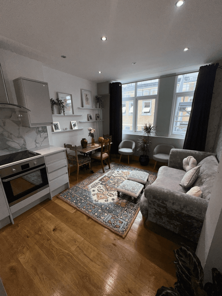 Neal Street, London, WC2H 2 bed apartment to rent - £6,000 pcm (£1,385 pw)