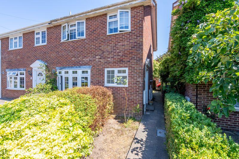 Whyke Road, Chichester 3 bed semi-detached house for sale - £385,000