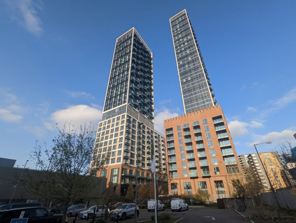 8 Portal Way, London W3 1 bed flat - £2,150 pcm (£496 pw)