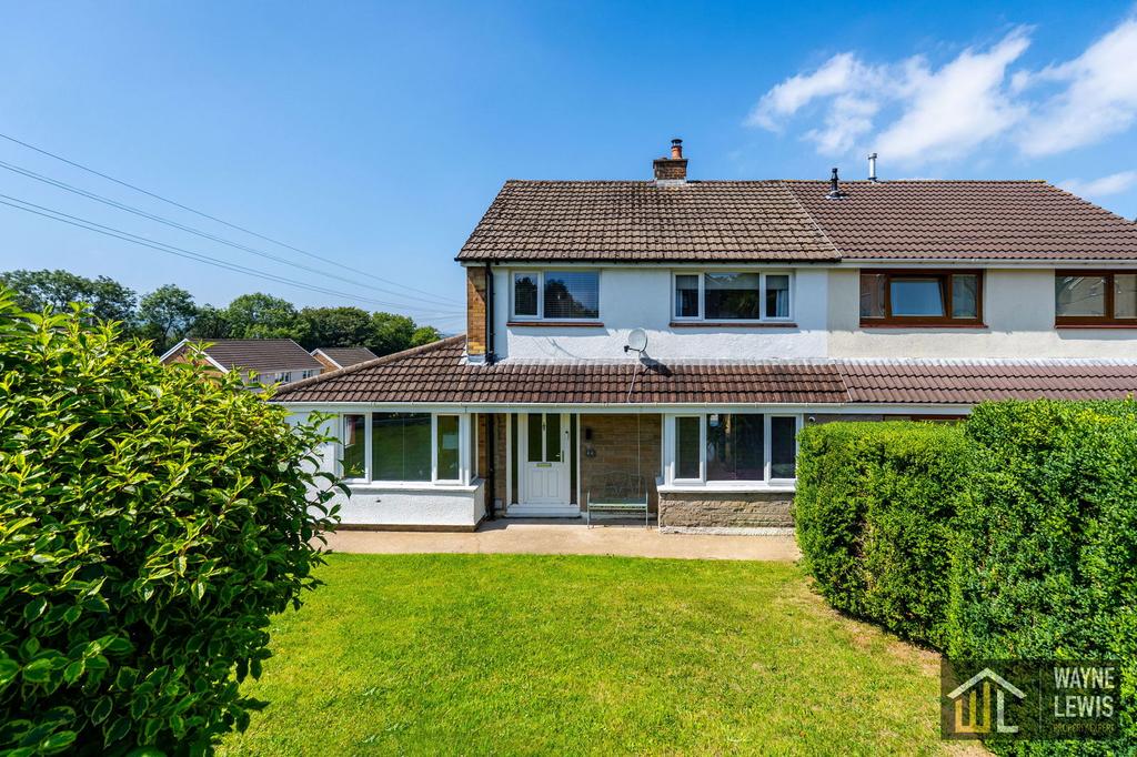 Summerfield Lane, Machen, Caerphilly... 4 bed semi-detached house for sale - £325,000