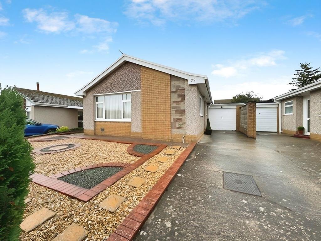 Grenville Avenue Rhuddlan LL18 5PN 2 bed detached bungalow - £228,000