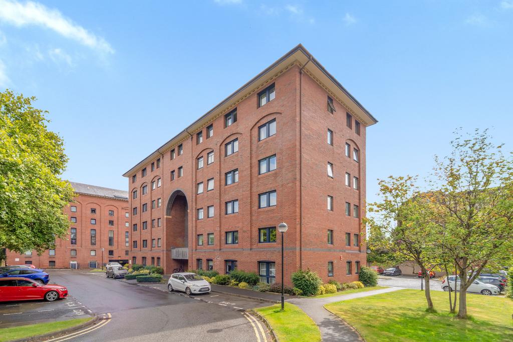 167 Flat 17, Slateford Road... 2 bed flat for sale - £200,000