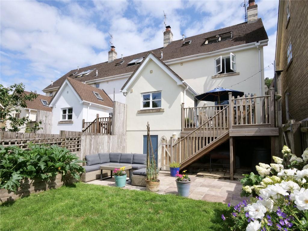 Superb three bed house with ensuite... 3 bed semi-detached house for ...
